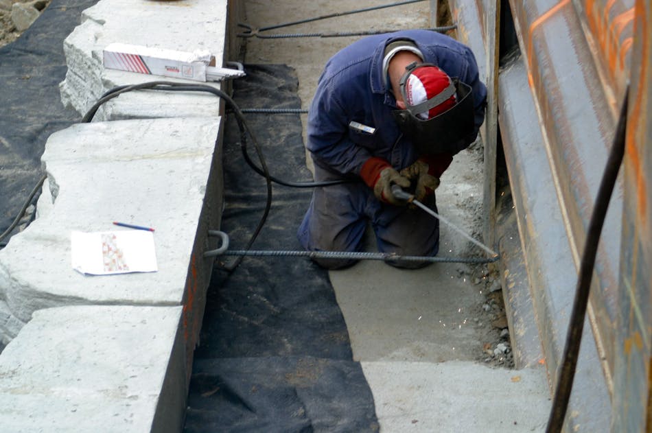 Rosetta Retaining Blocks Create Tall Walls-Install in Just 6 Days