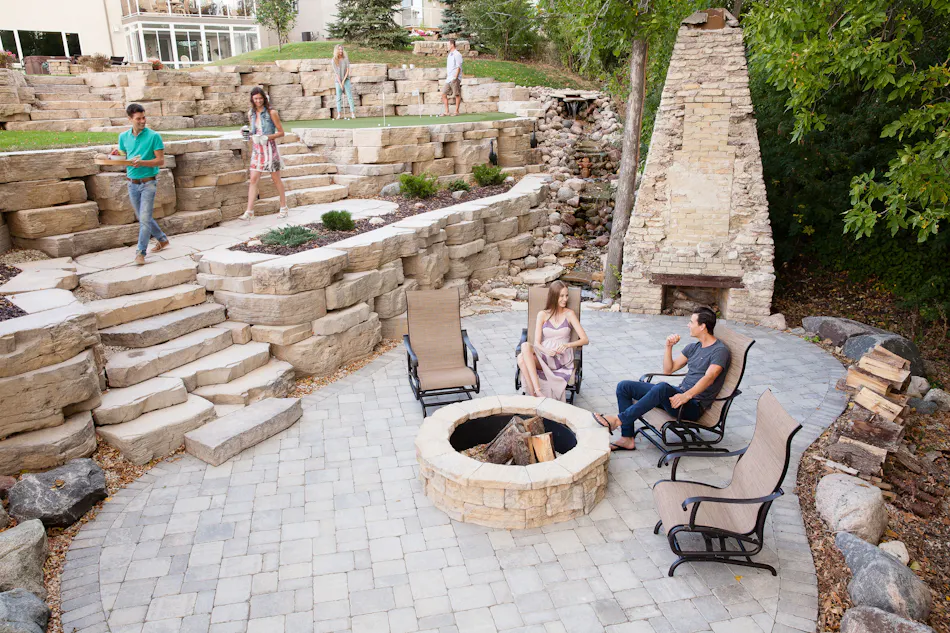 Rosetta Retaining Walls Turn Slope Into Usable Backyard