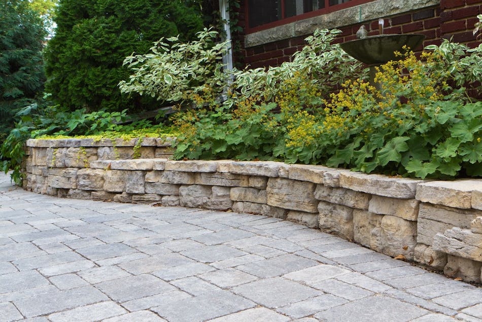 Fieldstone Wall Finish - Rosetta Belvedere Coping