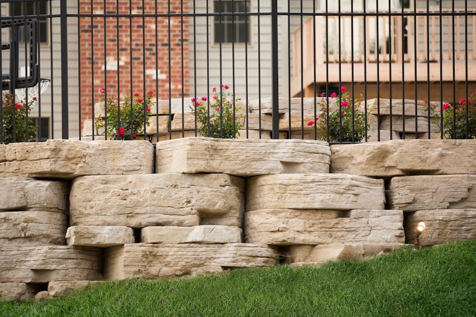 Large Rock Landscaping Retaining Wall - Rosetta Outcropping